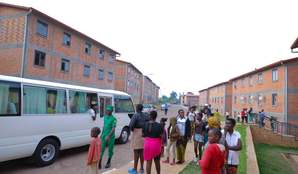 More Kangondo families move to Busanza estate as heavy rains loom ...